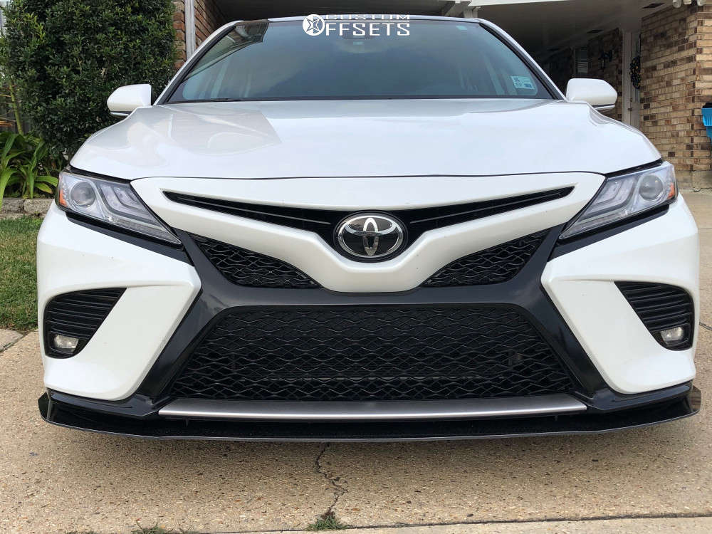 2019 Toyota Camry with 20x9 35 Niche Sector and 235/35R20 Lexani Lx ...