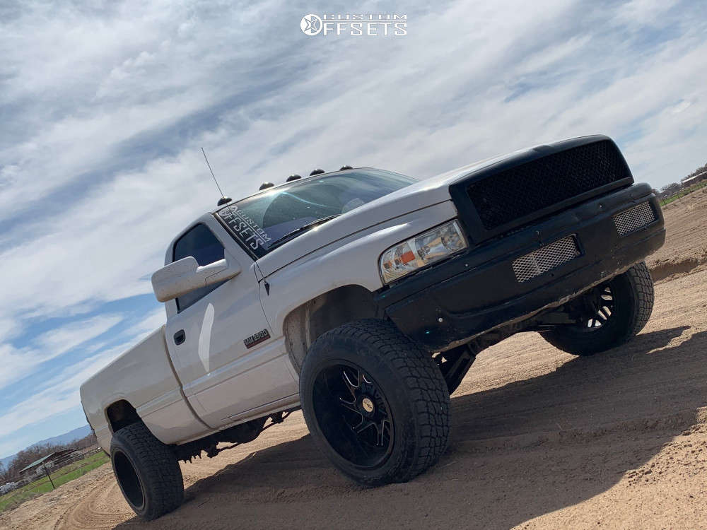 2001 Dodge Ram 2500 with 20x12 -51 Toxic Lethal and 305/55R20 Nitto ...