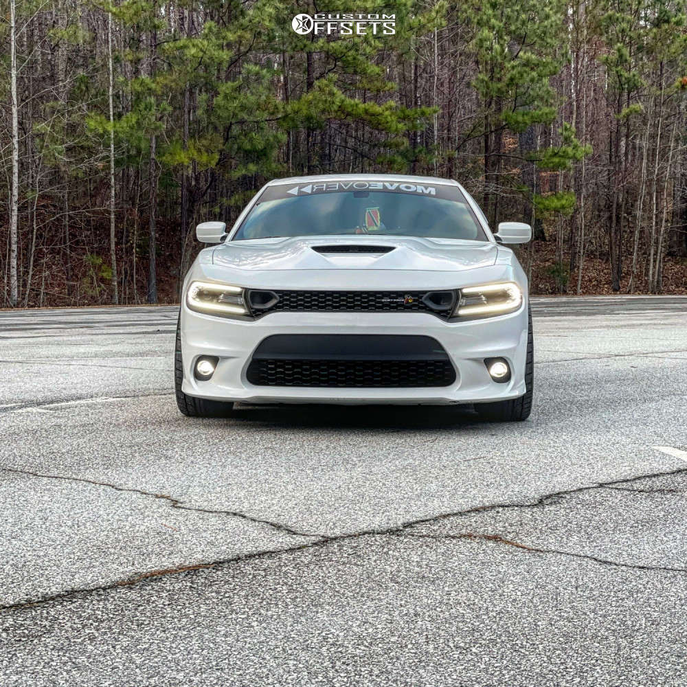 2019 Dodge Charger with 20x9 15 Ferrada FR4 and 275/40R20 Nitto NT555 ...