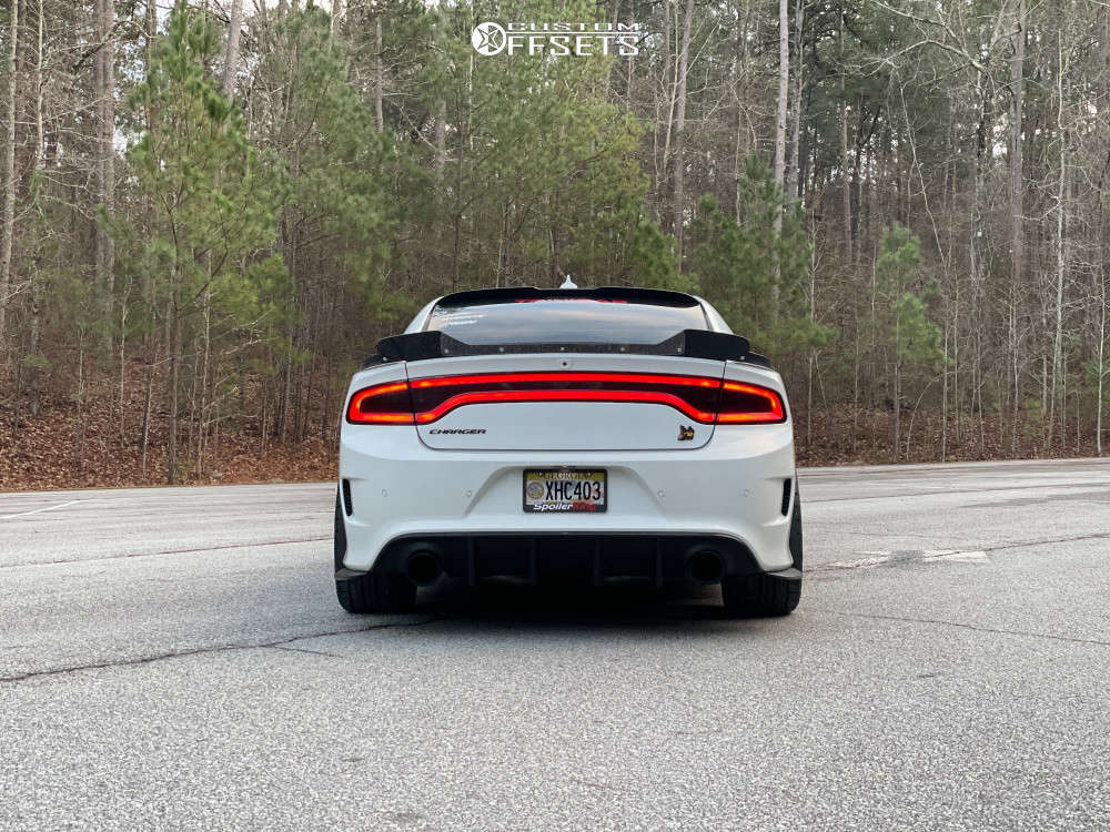 2019 Dodge Charger with 20x9 15 Ferrada FR4 and 275/40R20 Nitto NT555 ...