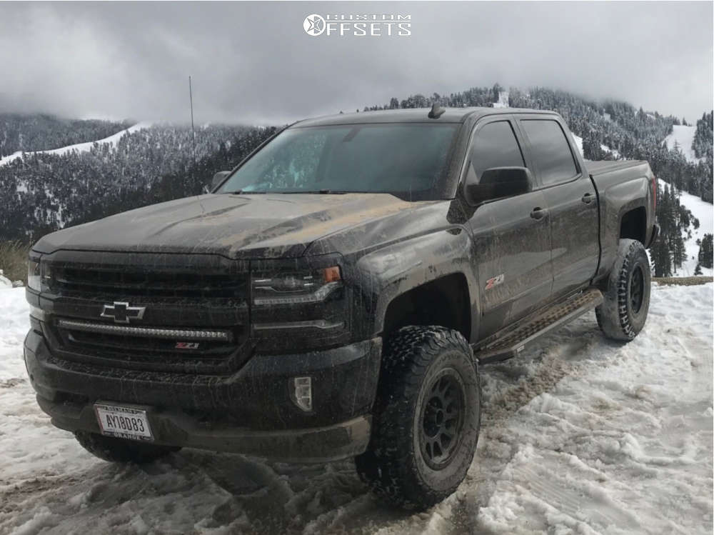 2018 Chevrolet Silverado 1500 with 18x9 -12 Method Nv and 35/12.5R18 ...