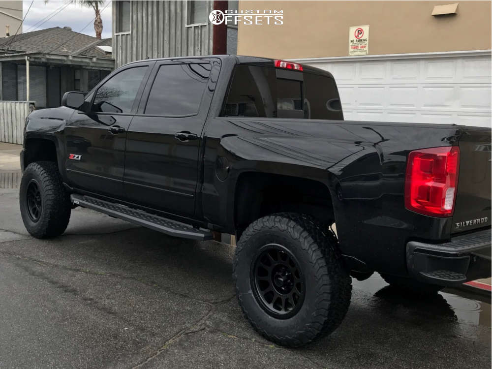 2018 Chevrolet Silverado 1500 with 18x9 -12 Method Nv and 35/12.5R18 ...