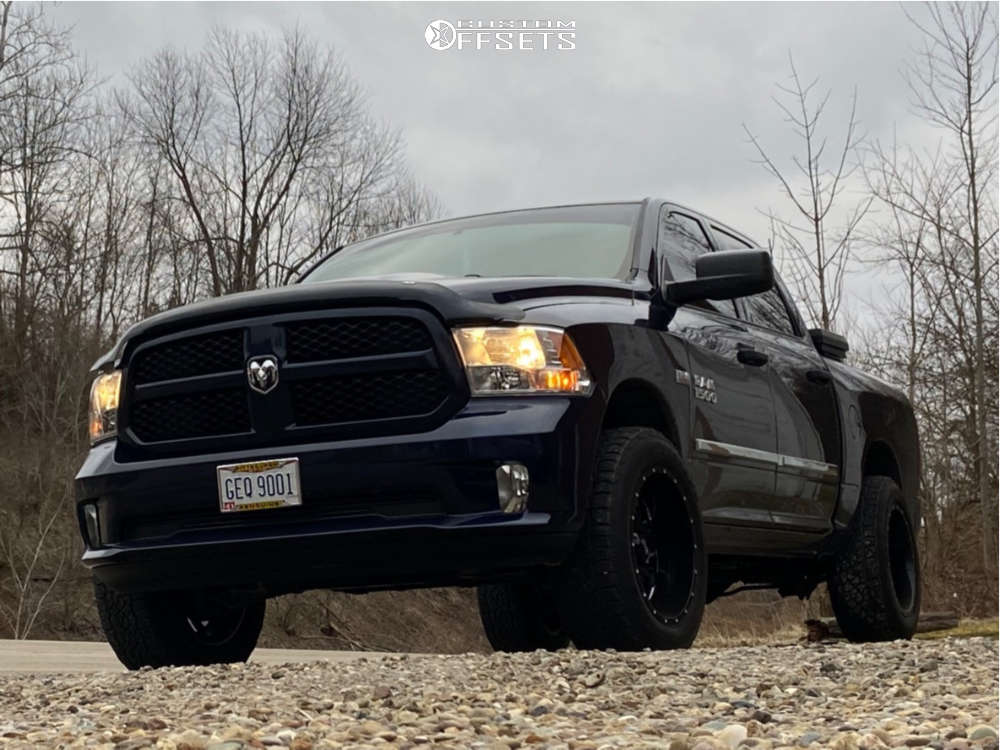 2015 Ram 1500 with 20x10 -25 Ultra Hunter and 275/60R20 Mastercraft ...
