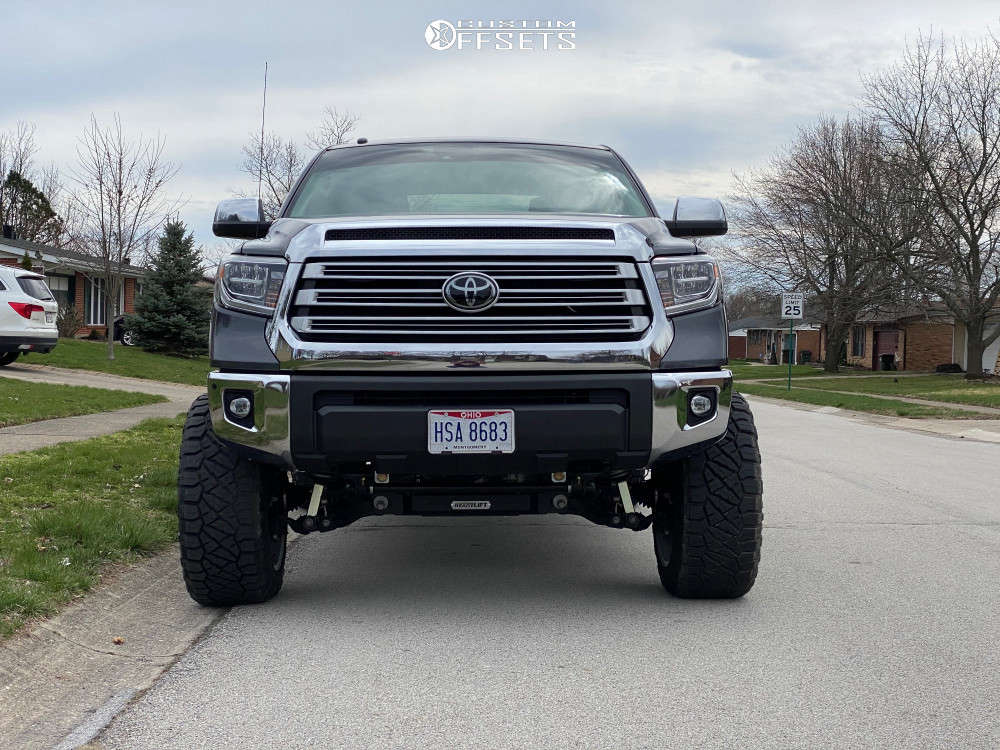 2019 Toyota Tundra with 22x12 -44 XF Forged Xfx-304 and 35/12.5R22 ...