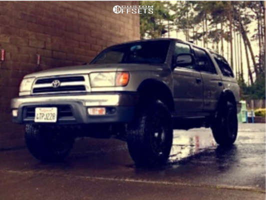 1999 Toyota 4Runner with 17x9 0 Stealth Custom Series Sr8 and 255/80R17 ...