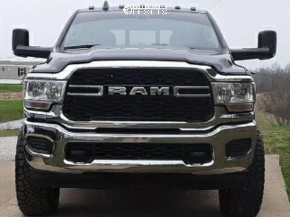 2019 Ram 2500 with 20x10 -19 Fuel Maverick D260 and 35/12.5R20 Nitto ...