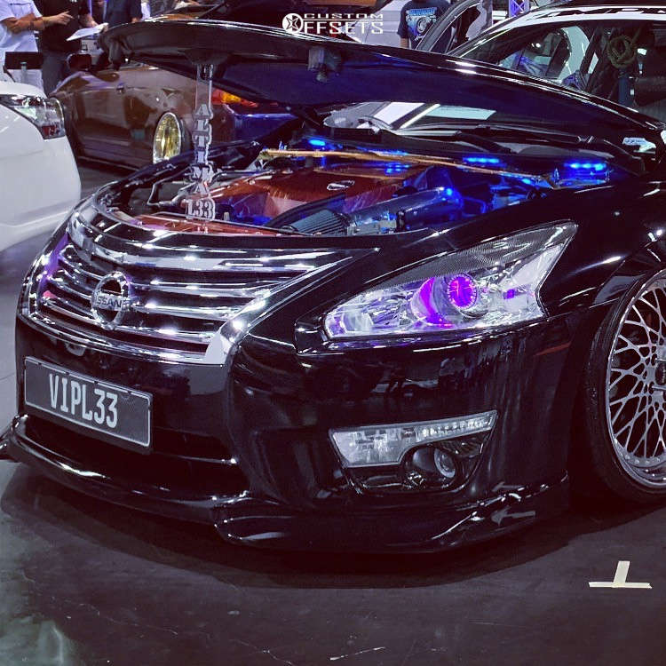 2015 Nissan Altima with 20x9 35 Vertini Hellfire and 225/35R20 Atlas ...