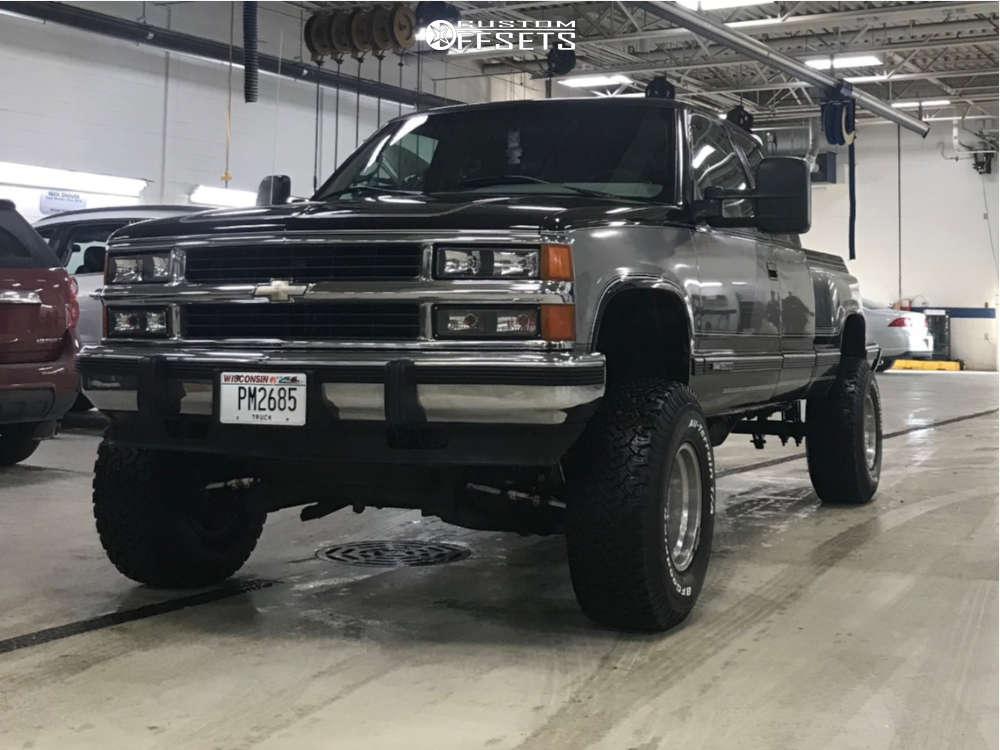 1995 Chevrolet K1500 with 15x10 -43 American Racing Ar172 and 33/12 ...