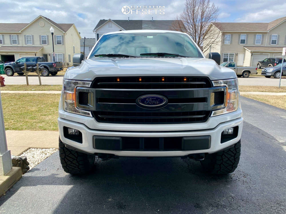 2018 Ford F-150 with 17x8.5 0 Method Nv and 35/12.5R17 Nitto Ridge ...