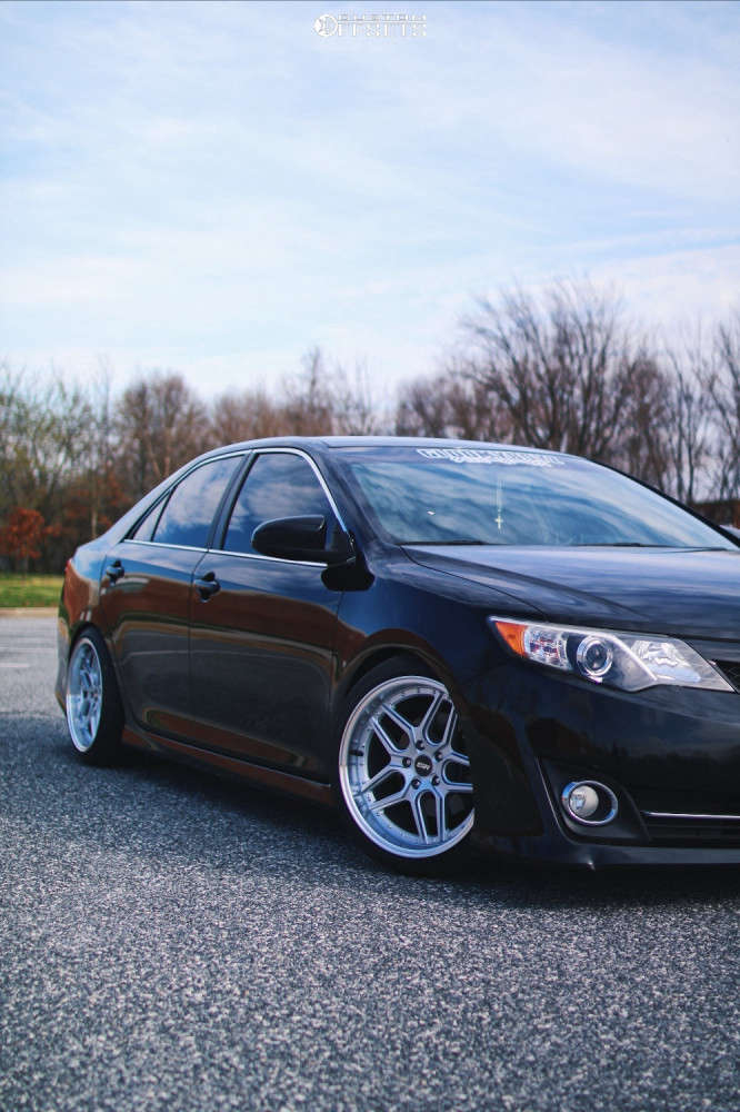 2013 Toyota Camry with 18x9.5 22 ESR CS15 and 225/40R18 Federal SS595 ...