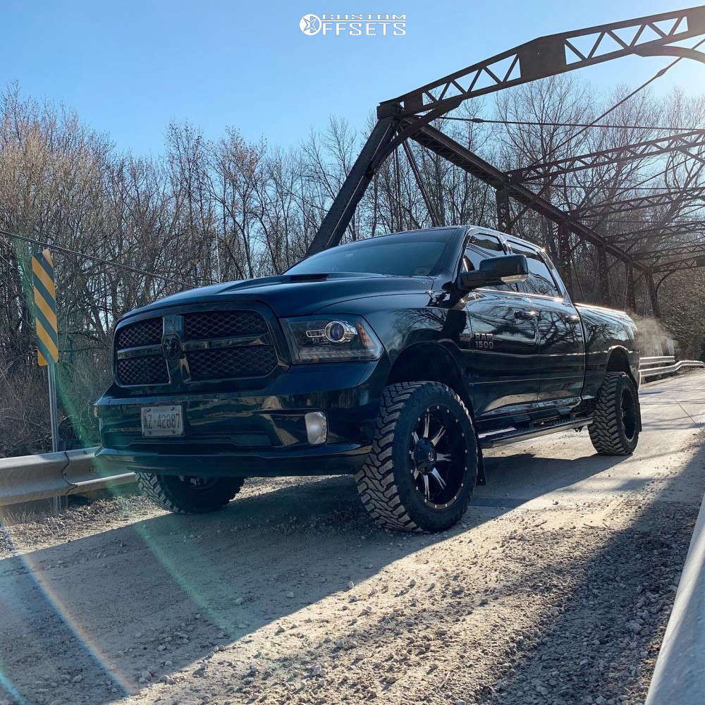 2018 Ram 1500 with 20x10 -24 Fuel Nutz and 33/12.5R20 Atturo Trail ...