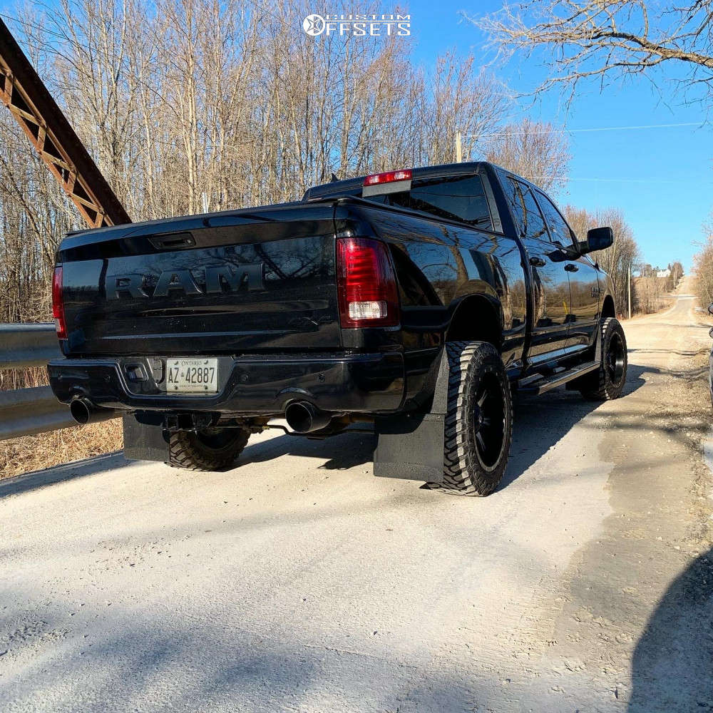 2018 Ram 1500 with 20x10 -24 Fuel Nutz and 33/12.5R20 Atturo Trail ...
