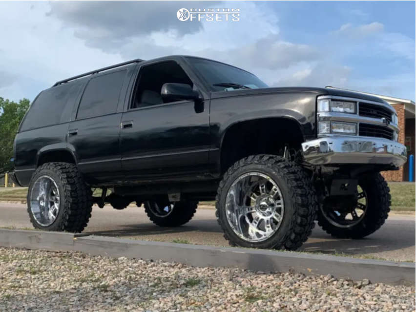1995 Chevrolet Tahoe with 22x14 -76 XD XD809 Riot and 37/13.5R22 ...