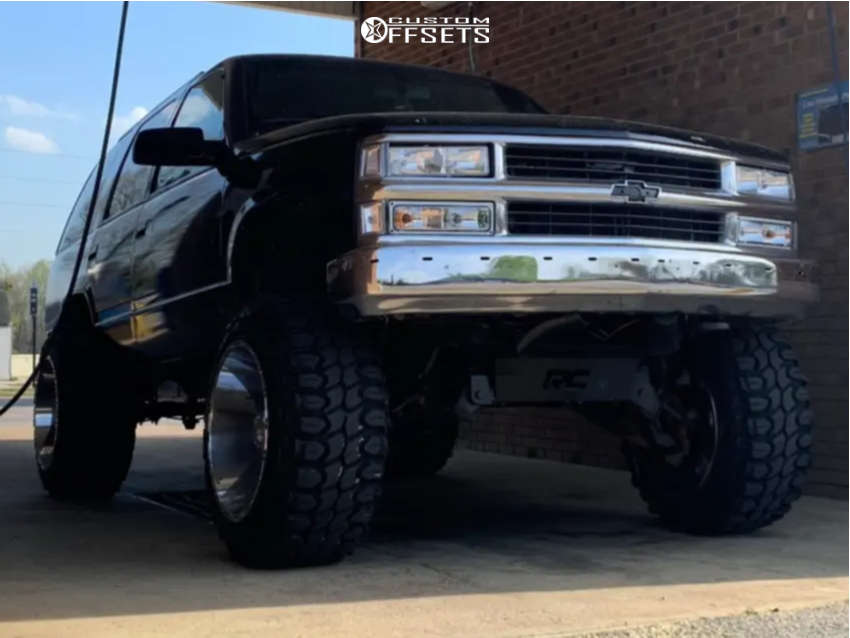 1995 Chevrolet Tahoe with 22x14 -76 XD XD809 Riot and 37/13.5R22 ...