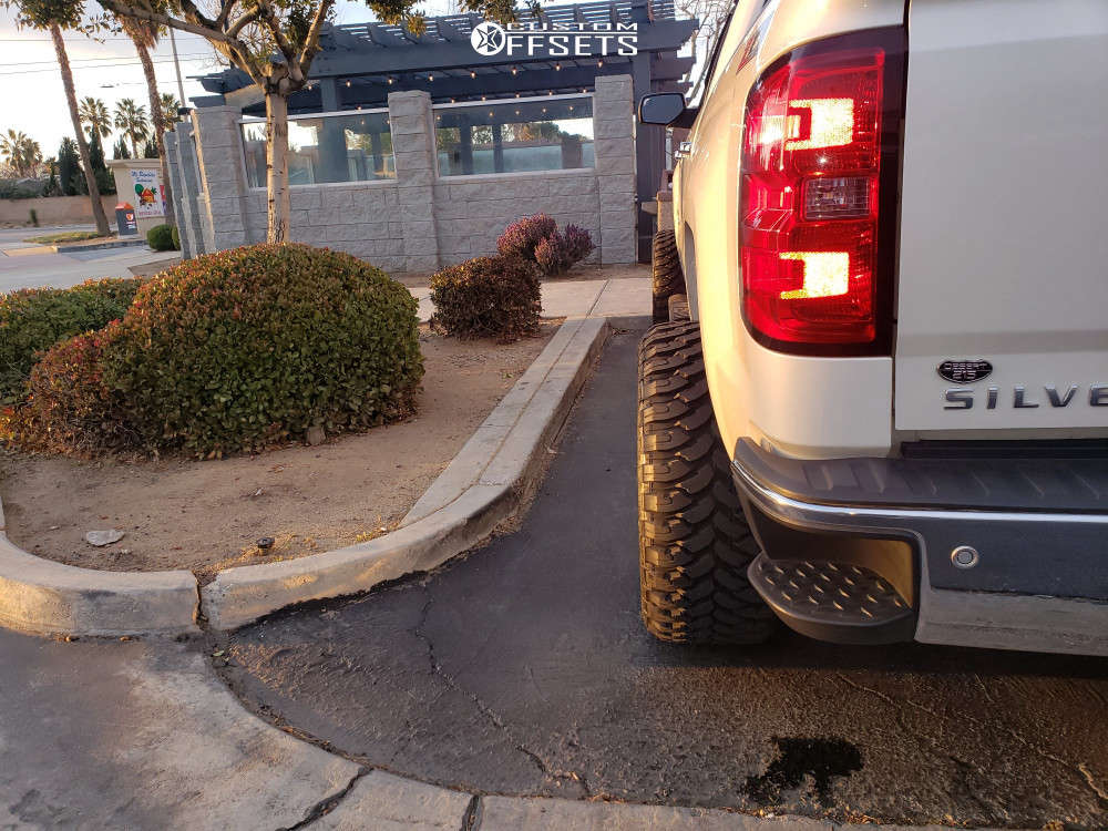 2014 Chevrolet Silverado 1500 with 24x12 -51 Fuel Forged Ff09 and 33/12 ...
