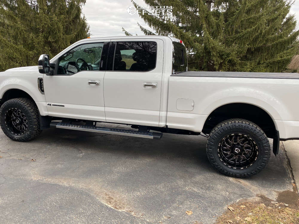 2017 Ford F-250 Super Duty with 20x10 -19 TIS 544BM and 35/12.5R20 ...