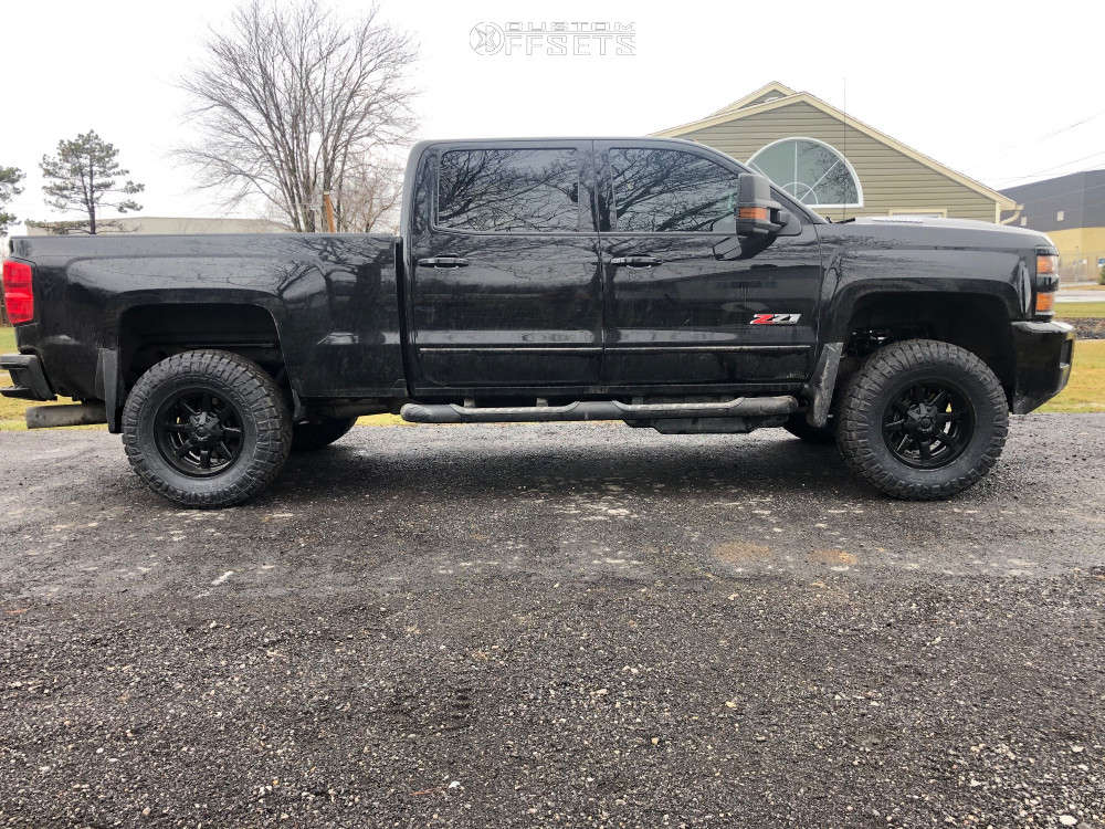 2018 Chevrolet Silverado 2500 HD with 18x9 1 Fuel Maverick and 35/12.5R18 Nitto Ridge Grappler ...