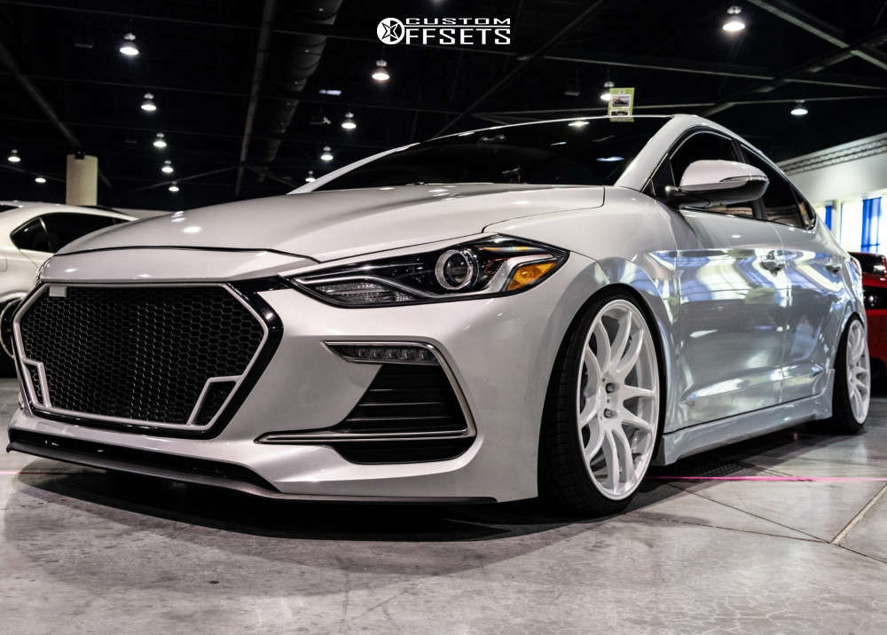 2018 Hyundai Elantra with 18x8.5 30 Vordoven Forme 9 and 215/35R18 ...