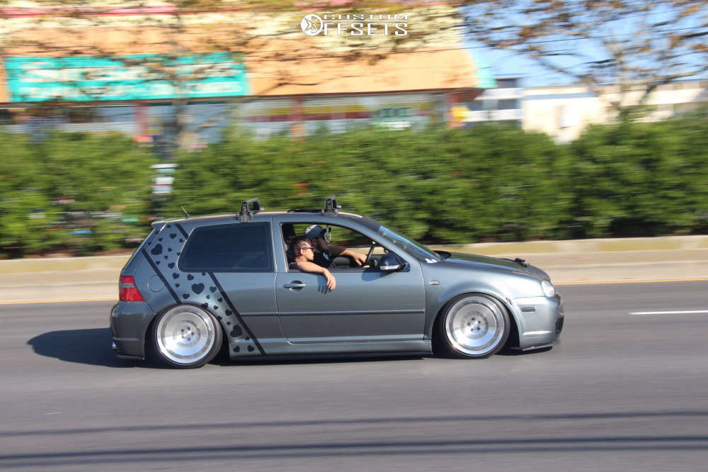 2004 Volkswagen R32 with 18x9.5 25 Rotiform Ccv and 205/40R18 Nitto Neo ...