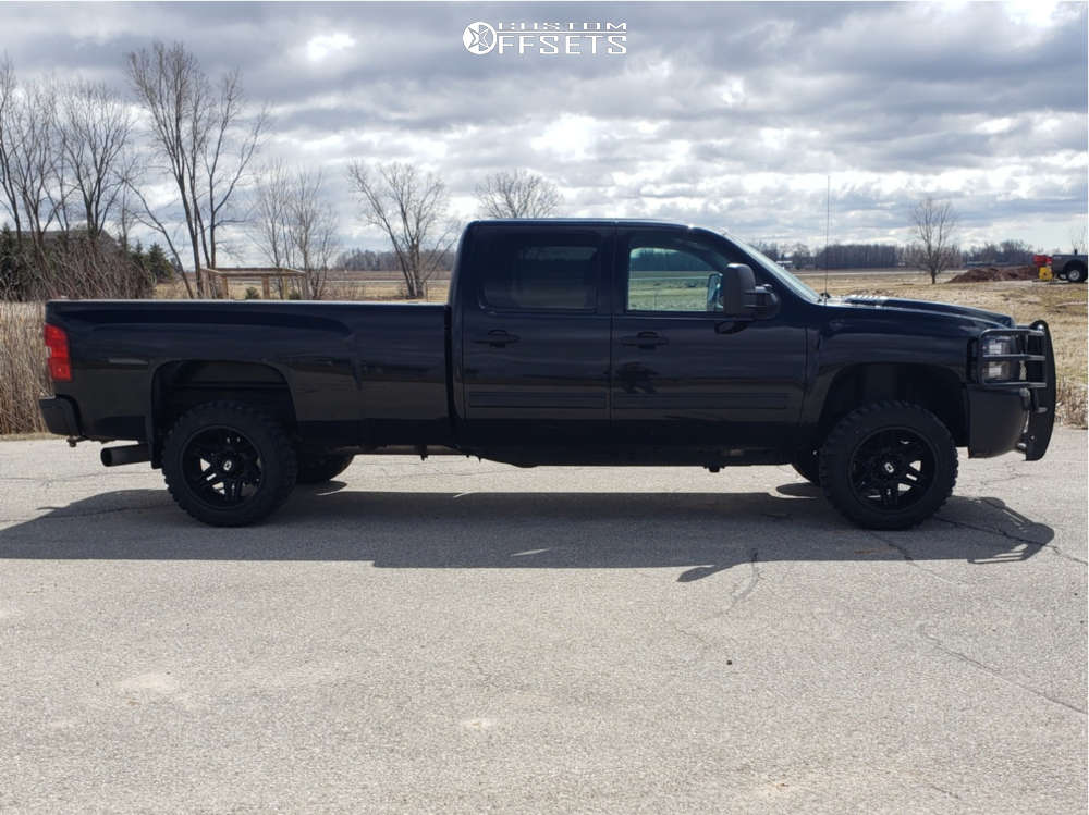 2009 Chevrolet Silverado 2500 HD with 20x12 -51 Vision Razor and 33/12 ...