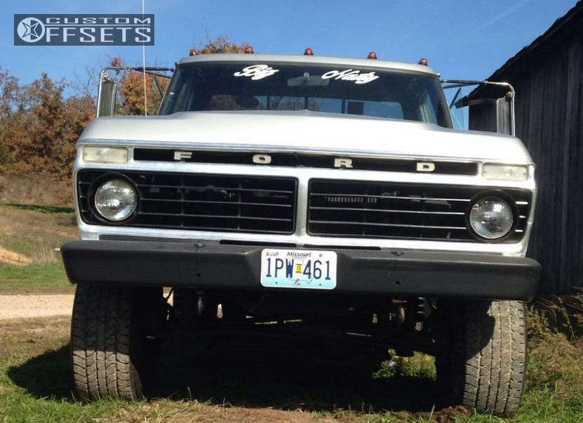1974 Ford F-250 with 15x10 -76 Pro Comp Series 52 and 33/12.5R15 ...