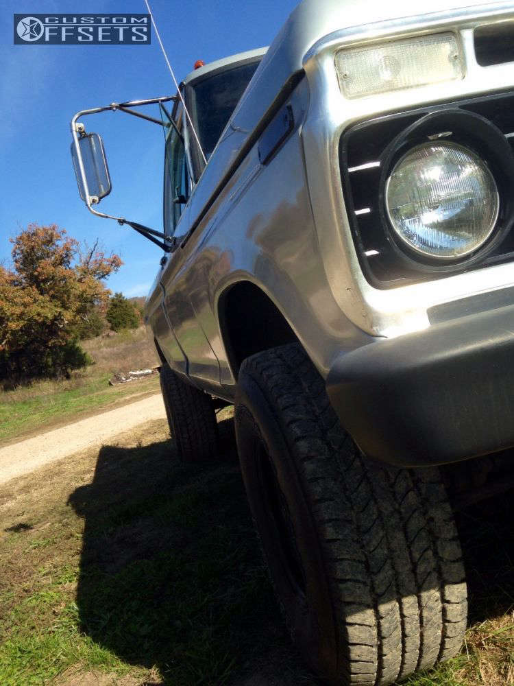 1974 Ford F-250 with 15x10 -76 Pro Comp Series 52 and 33/12.5R15 ...