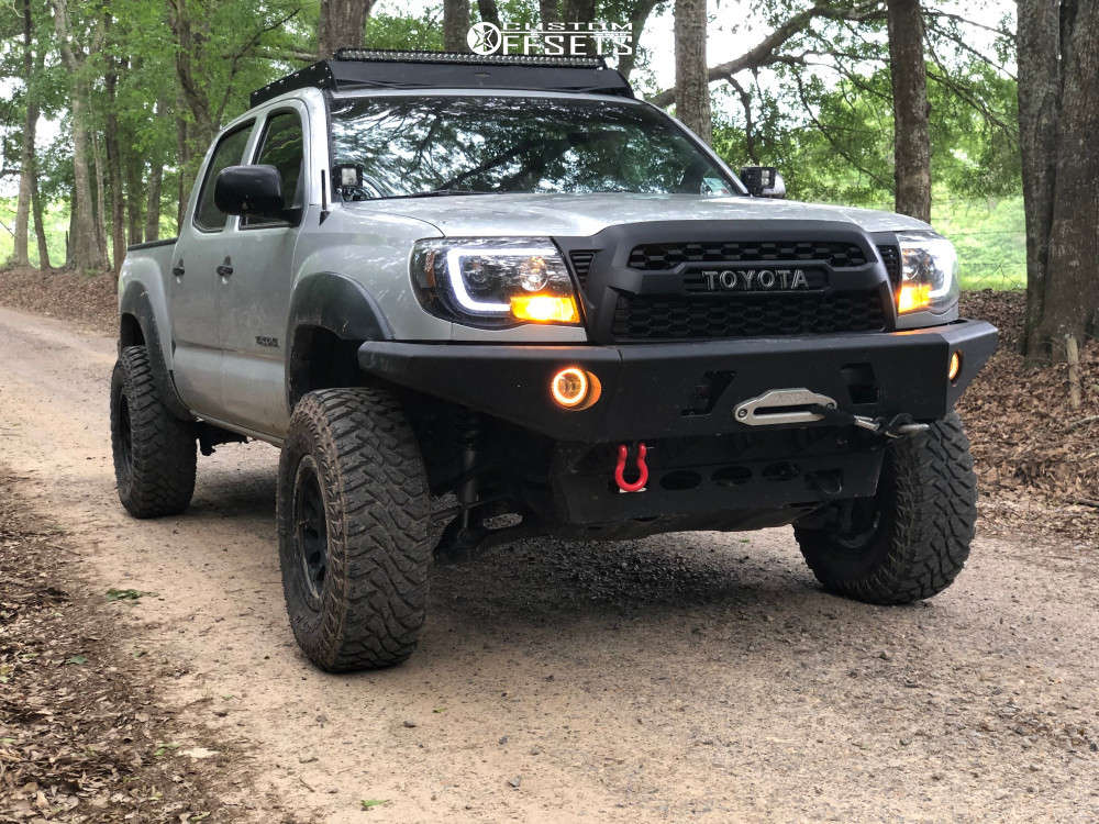 2010 Toyota Tacoma with 16x8 1 Fuel Vector and 285/75R16 Maxxis ...