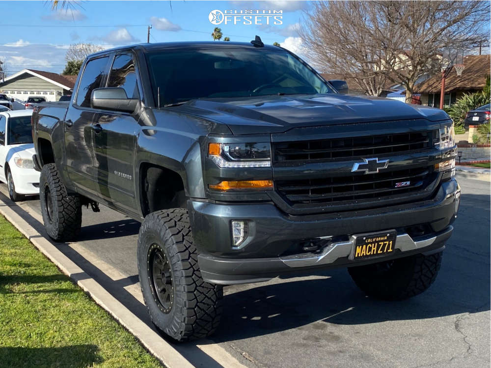 2018 Chevrolet Silverado 1500 with 18x9 -12 Method Nv and 37/12.5R18 ...