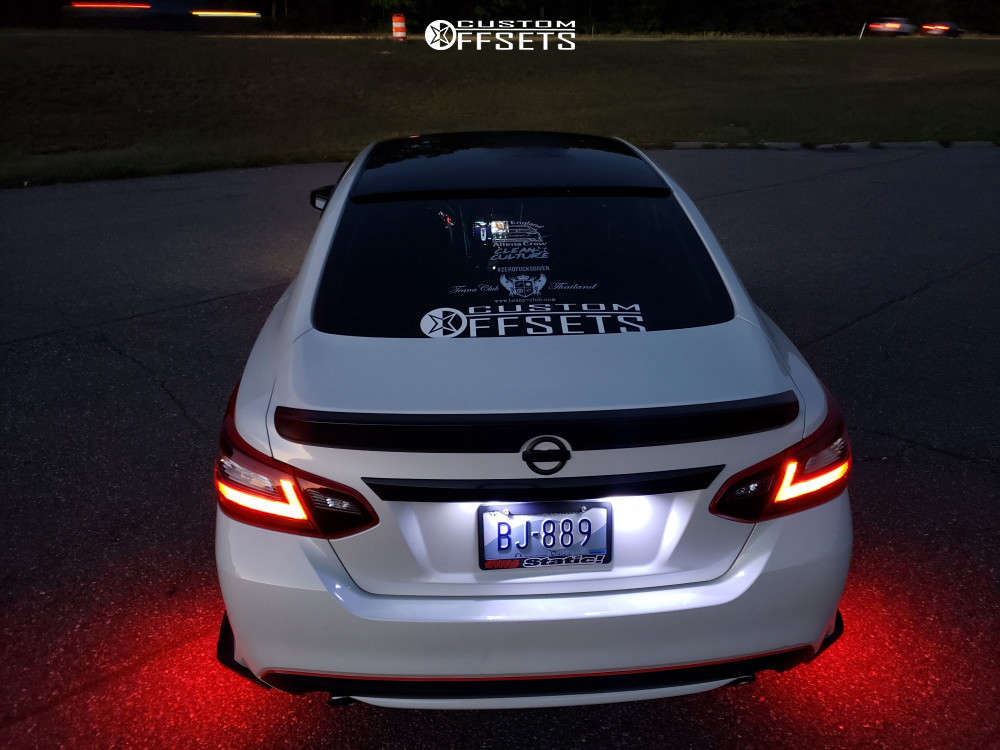 2018 Nissan Altima with 20x8.5 38 Sevizia Se429 and 245/35R20 Achilles ...