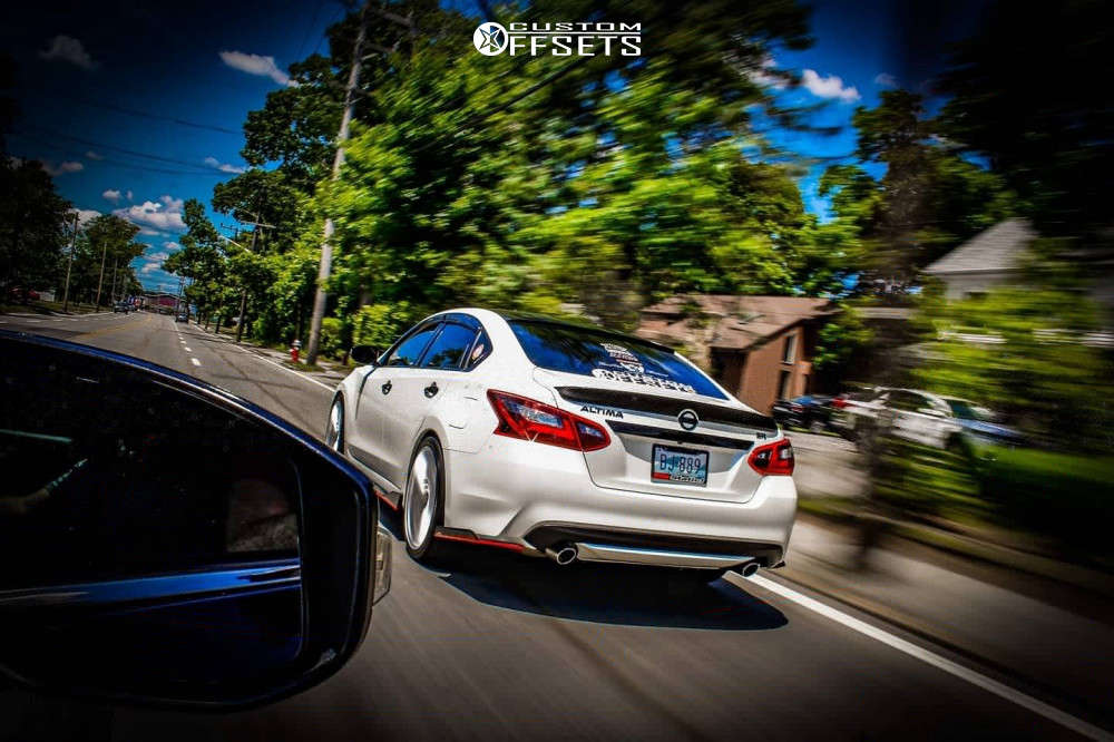 2018 Nissan Altima with 20x8.5 38 Sevizia Se429 and 245/35R20 Achilles ...
