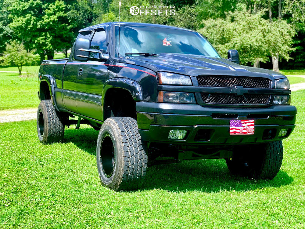 2004 Chevrolet Silverado 2500 HD with 18x12 -44 Fuel Hostage and 35/12 ...