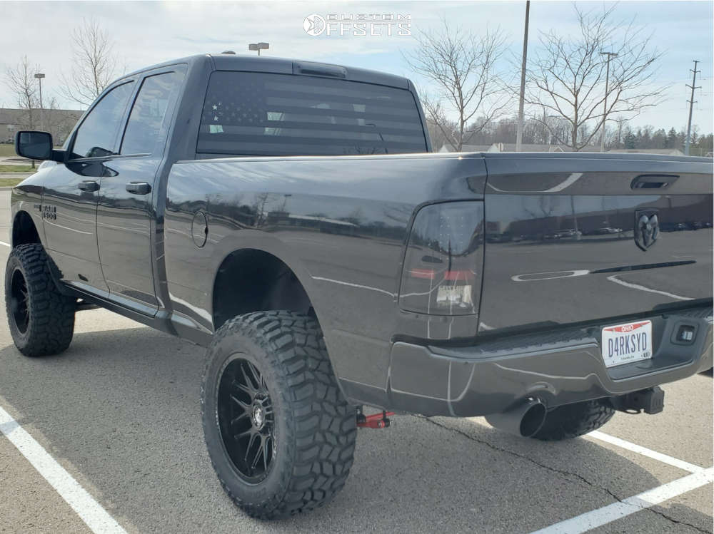 2016 Ram 1500 with 20x10 -25 Motiv Offroad Magnus and 35/12.5R20 Cooper ...