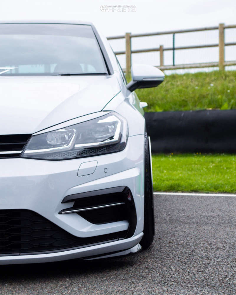 2018 Volkswagen Golf R with 17x9.5 26 BBS Rs and 195/45R17 Nankang NS ...