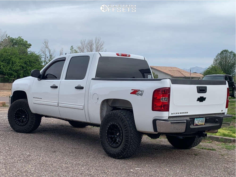 2013 Chevrolet Silverado 1500 with 17x9 -12 Dirty Life Dt-1 and 35/12 ...