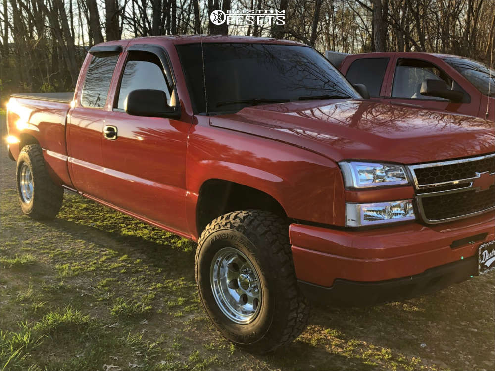 2007 Chevrolet Silverado 1500 Classic with 16x10 -32 Pacer Lt and 285 ...