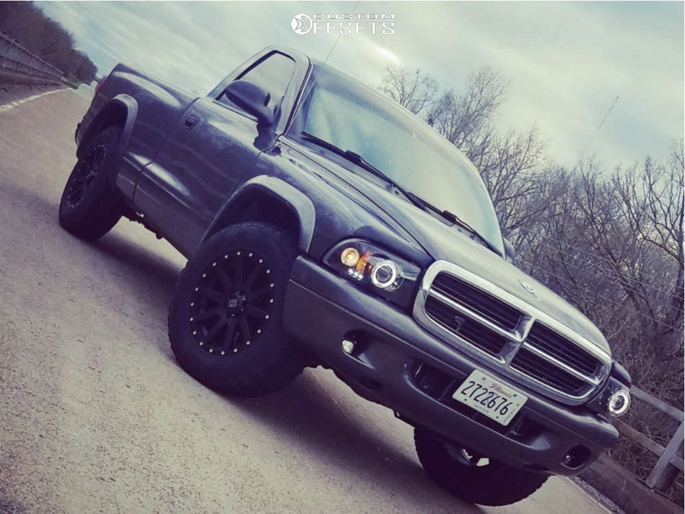 2004 Dodge Dakota with 17x8 35 XD Xd818 and 245/70R17 General Grabber ...