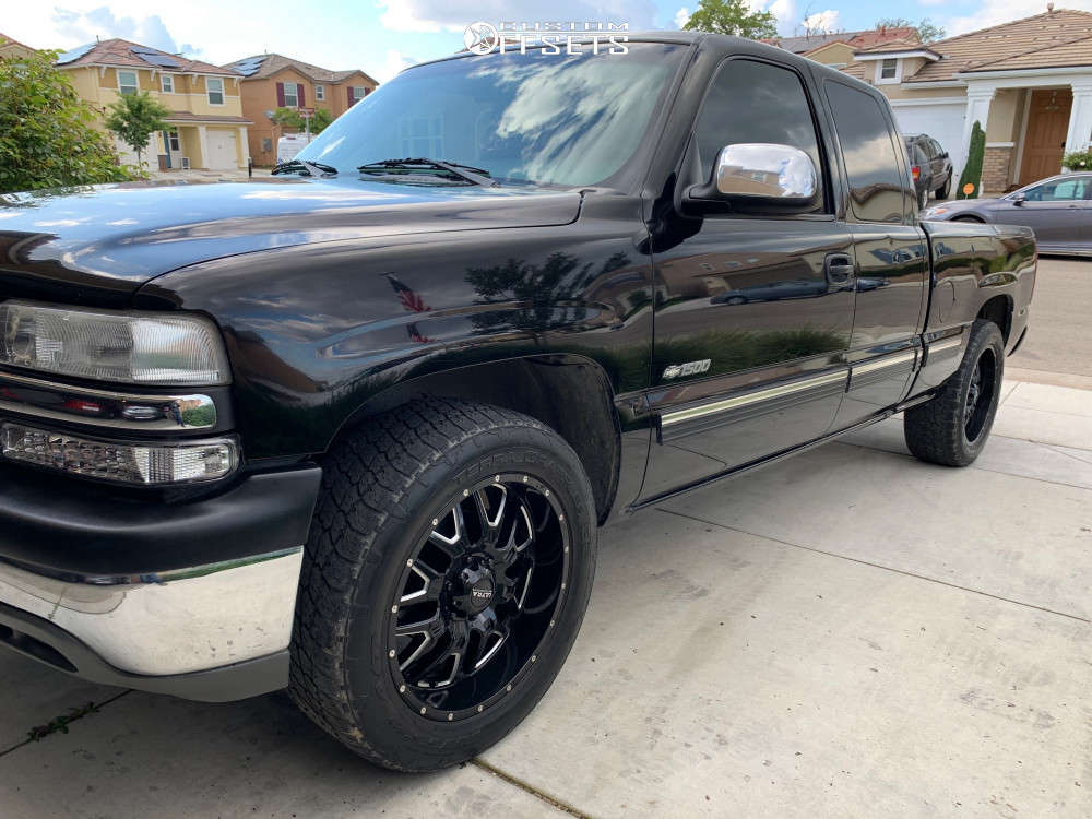 2001 Chevrolet Silverado 1500 with 20x9 18 Ultra Hunter and 275/55R20 ...