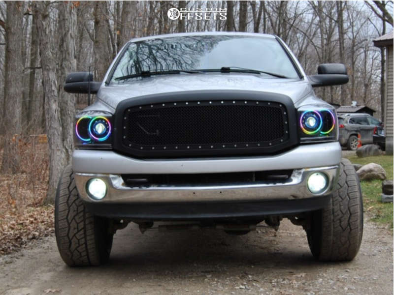 2006 Ram 2500 with 22x14 -76 Hostile Jigsaw and 305/45R22 Nitto Nt420v ...