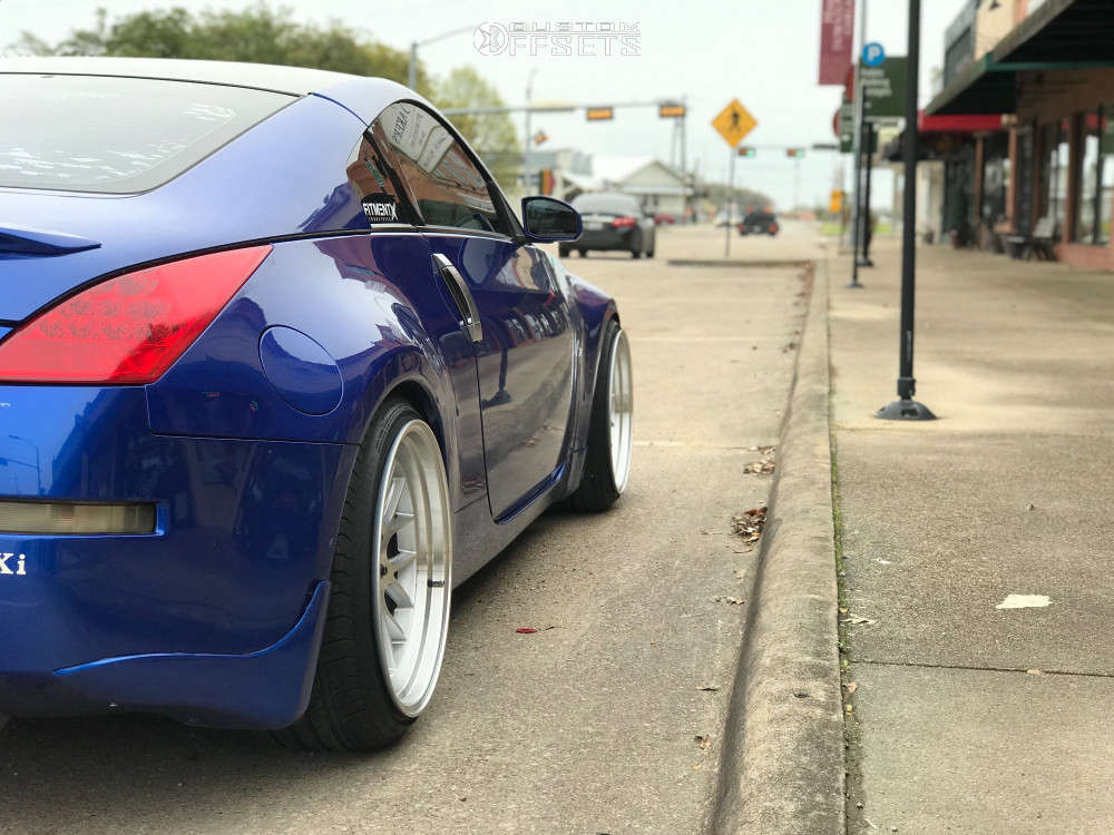 2003 Nissan 350Z with 19x11 15 Aodhan DS06 and 245/35R19 Grenlander L ...