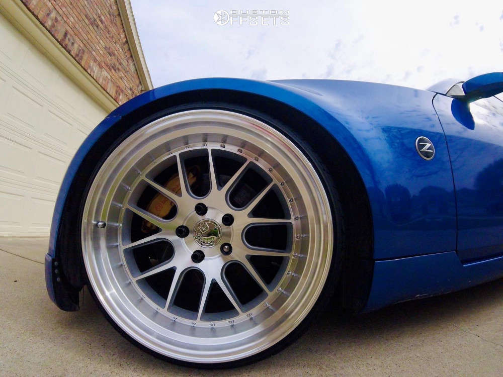 2003 Nissan 350Z with 19x11 15 Aodhan DS06 and 245/35R19 Grenlander L ...