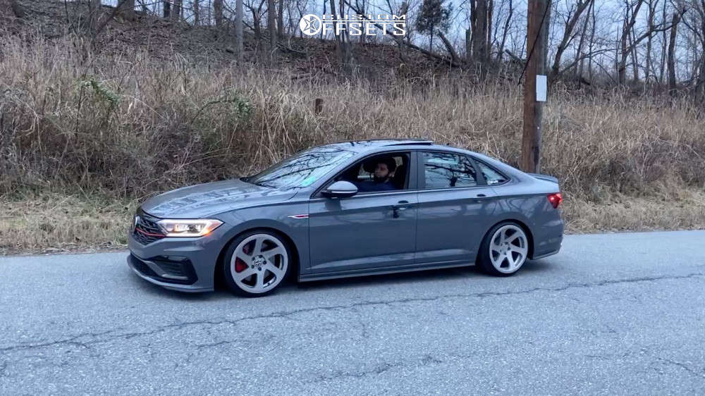 2019 Volkswagen Jetta with 18x8.5 40 3SDM 0.06 and 215/35R18 Crosswind ...