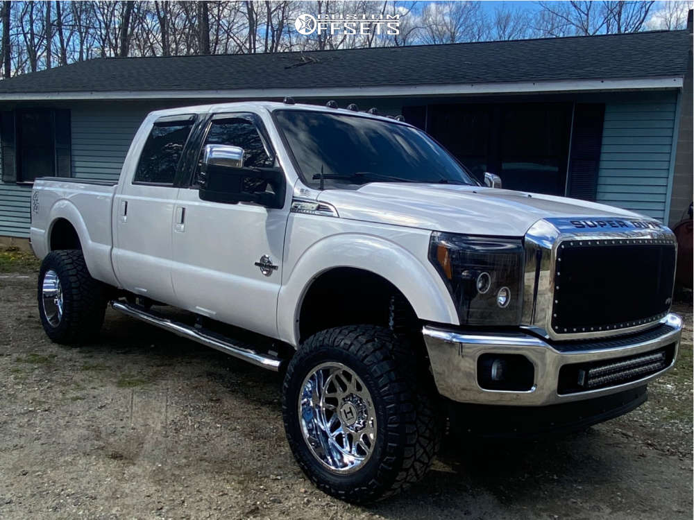 2016 Ford F-250 Super Duty with 20x12 -44 Hostile Sprocket and 35/13 ...