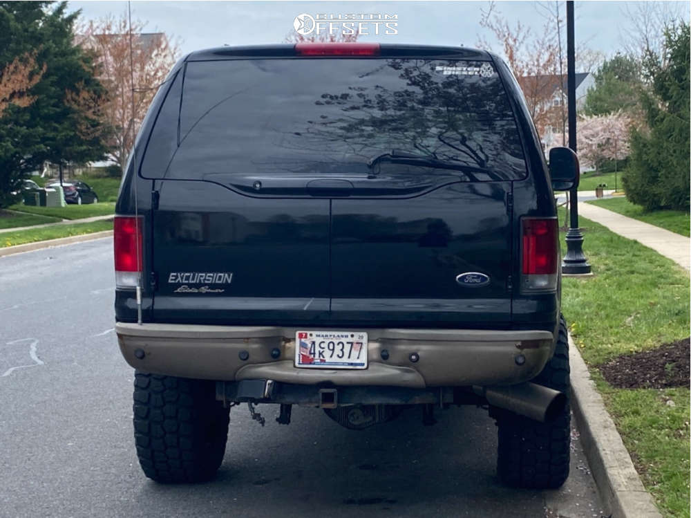 2004 Ford Excursion with 20x10 -24 XD Grenade and 37/13.5R20 Ironman ...