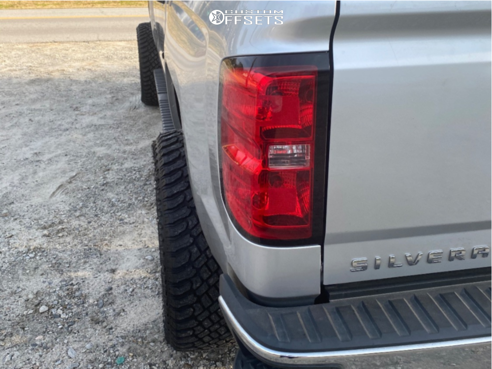 2014 Chevrolet Silverado 1500 Wheel Offset Aggressive > 1" Outside ...