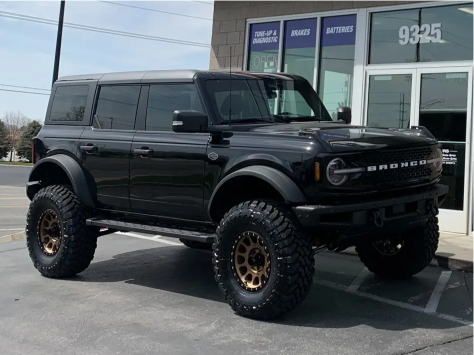 Rough Country 3.5" Suspension Lifts for 21-23 Ford Bronco | 51027-RC ...